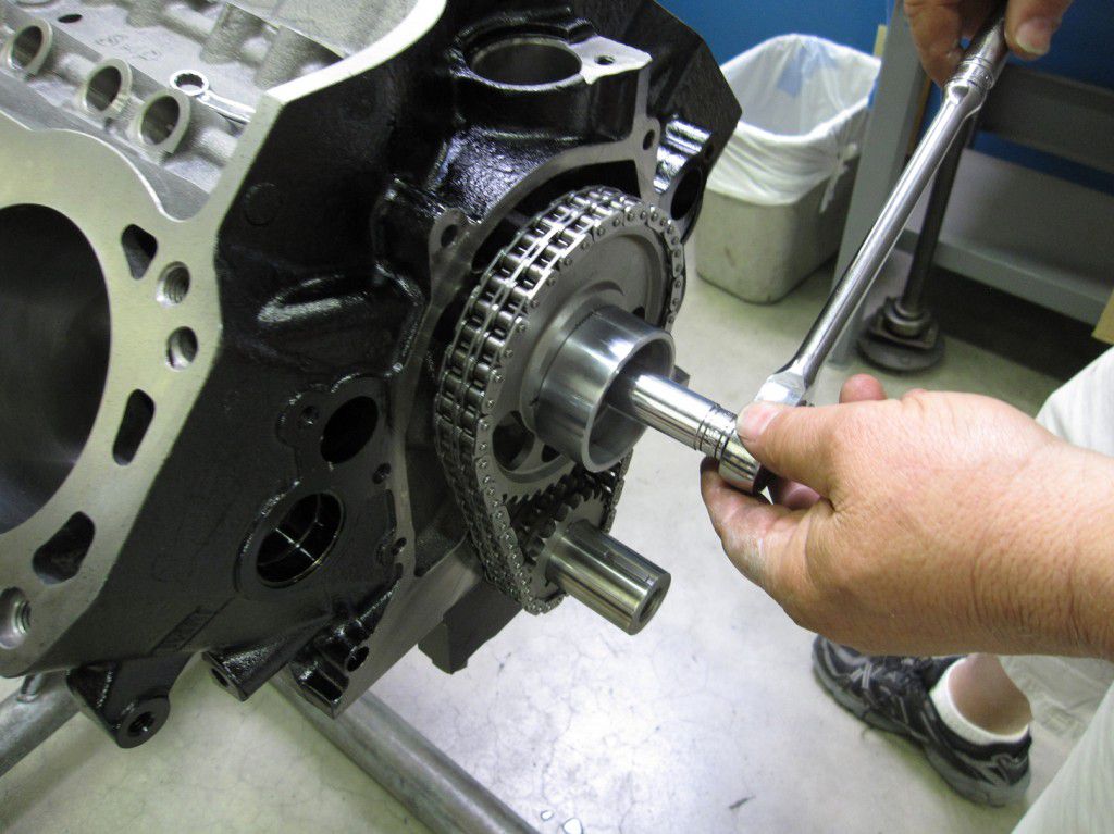 Learn to Build a 427 Ford V-8 Engine (Part 1)